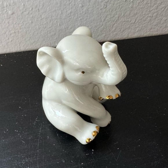 Lenox | Accents | Vintage Lenox Porcelain Sitting Baby Elephant Figurine Trim Trunk Up | Poshmark